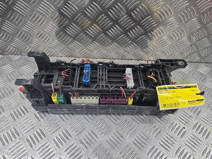 Fuse box Mercedes Vito 1.6 109 CDI 16V - A4475460046 MERCEDES