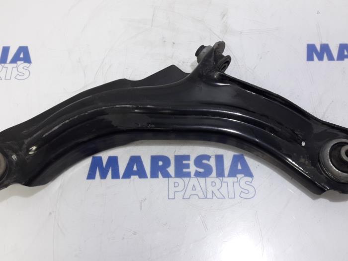 Front lower wishbone, right Renault Clio IV Estate/Grandtour 1.5 Energy ...
