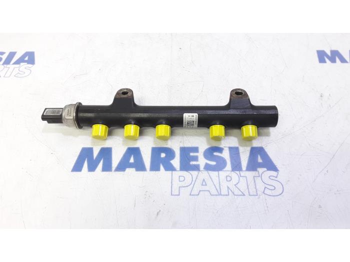 Fuel injector nozzle Citroen C3 1.6 HDi 92 - 1570G2 9HP DELPHI