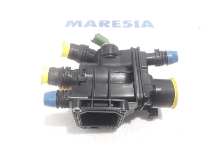 Thermostat housing Peugeot 2008 1.2 12V e-THP PureTech 110 - 9807198480 HNZ