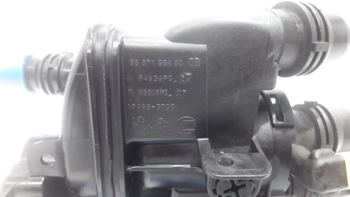 Thermostat housing Peugeot 2008 1.2 12V e-THP PureTech 110 - 9807198480 HNZ