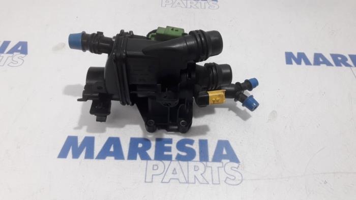 Thermostat housing Peugeot 2008 1.2 12V e-THP PureTech 110 - 9807198480 HNZ