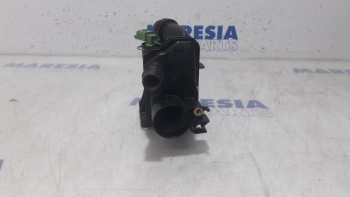 Thermostat housing Peugeot 208 I 1.2 12V e-THP PureTech 110 - 9807198480 HNZ