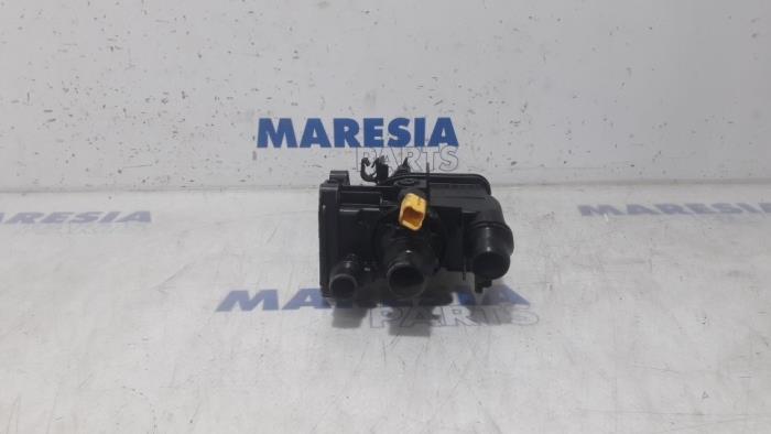 Thermostat housing Peugeot 208 I 1.2 12V e-THP PureTech 110 - 9807198480 HNZ