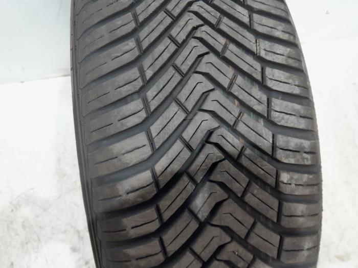 Tyre with tyre size 185/65/15 - CONTINENTAL - Maresia Parts