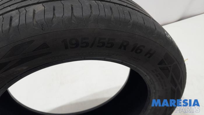 Tyre with tyre size 195/55/16 - 195X55R16 CONTINENTAL