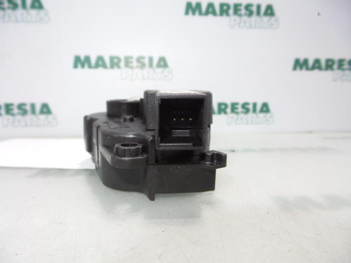 Clapet chauffage moteur Peugeot 208 1.6 e-HDi FAP - T1009914PA VALEO