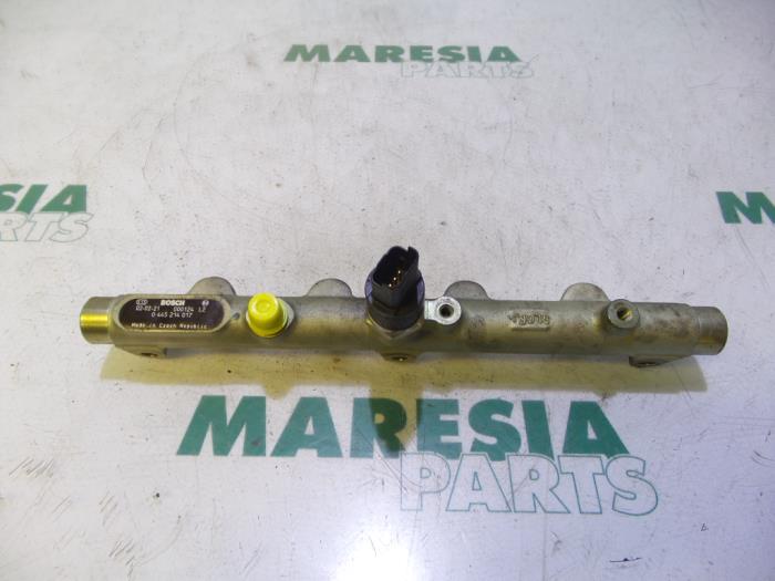 Fuel injector nozzle Citroen C5 I Break 2.2 HDi 16V FAP - 0281002283 4HX BOSCH