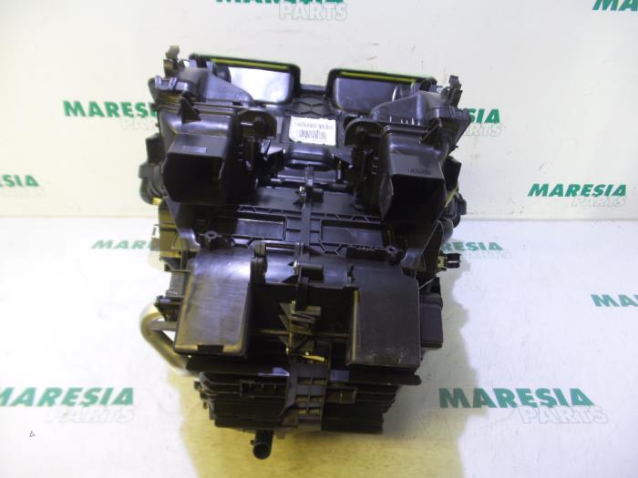 Boîtier chauffage Renault Grand Scénic III 1.5 dCi 110 - 271200308R