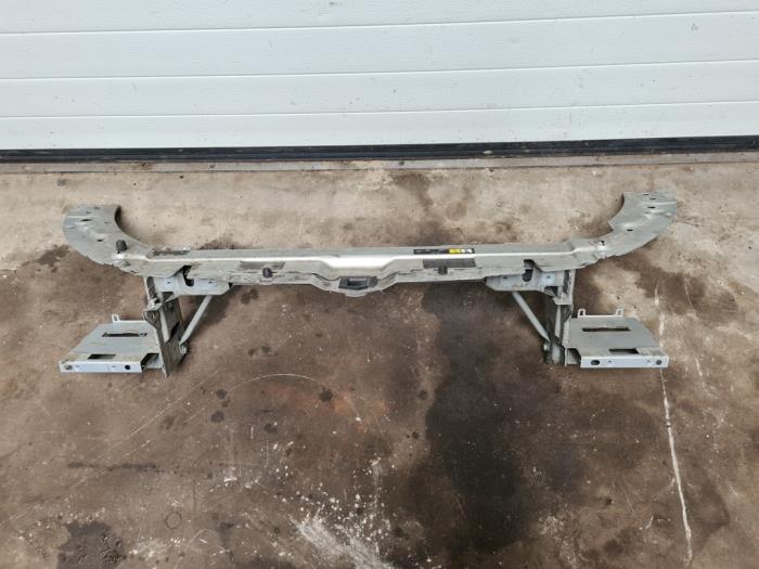 Front panel Landrover Range Rover Evoque 2.2 TD4 16V 5-drs. - LR048041