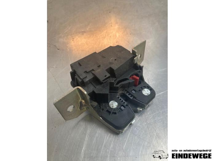 Tailgate lock mechanism Mercedes B 2.0 B-180 CDI 16V - A1697400036
