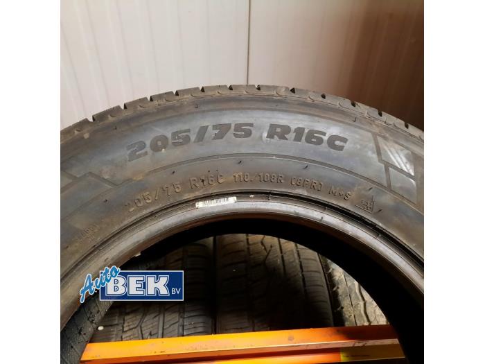 Tyre with tyre size 205/75/16 - PIRELLI - Auto Bek