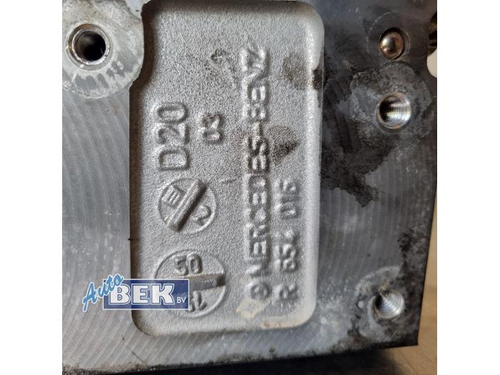 Cylinder head Mercedes B 2.0 B-200d - R654016 654920 - Auto Bek