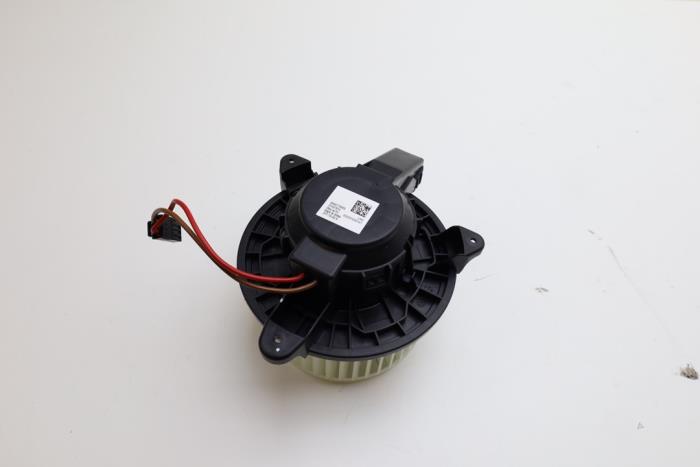 Heating and ventilation fan motor Lynk & Co 01 1.5 PHEV - 31497510
