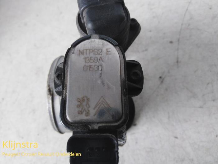 Throttle body Peugeot 206 - 1635V1 RFR SOLEX