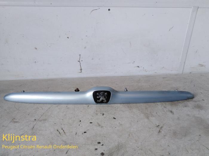 Peugeot 206 Zierleisten Heckklappe Vorrat | ProxyParts.de