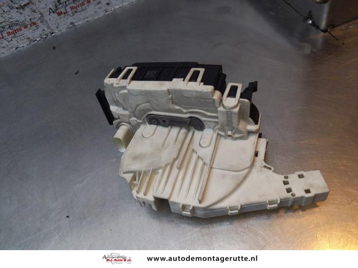 Rear door lock mechanism 4-door, left Mercedes E E-220 CDI 16V ...