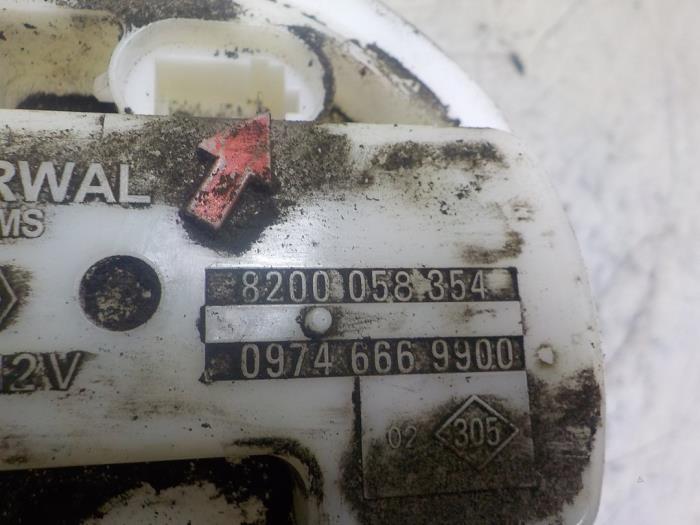 Pompe carburant électrique Renault Twingo 1.2 - 8200058354 D7FF7 MARWAL