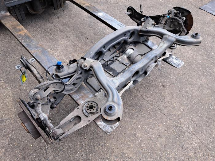 Rear-wheel drive axle Mercedes B 1.5 B-180 CDI,d 16V - 2463503001 K9KB6