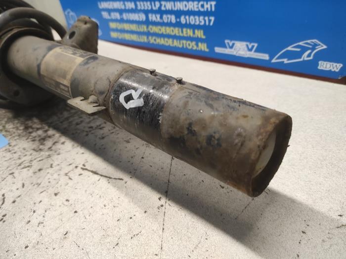 Front shock absorber, right BMW 3 serie Touring 318d 16V - 105413