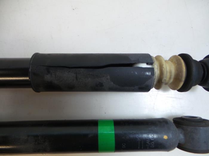 Shock absorber kit Renault Twingo III 1.0 SCe 70 12V - A4533260000