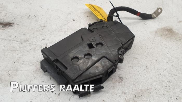 Fuse box Mercedes A-Klasse AMG 2.0 A-35 AMG Turbo 16V 4Matic ...