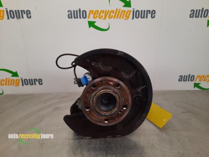 Knuckle, front right Mercedes A 1.6 A-180 16V - A2463320501