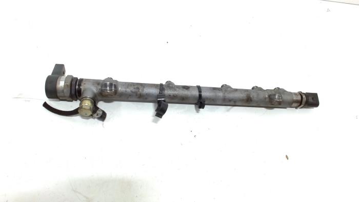 Fuel distributor Mercedes C-Klasse - A6460701095 OM646963