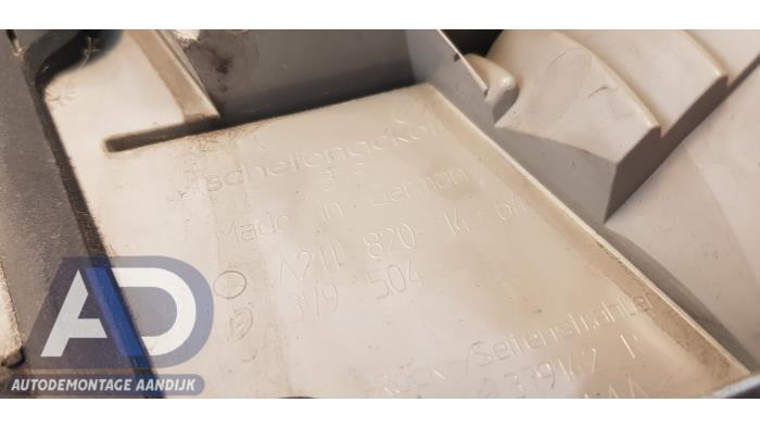Taillight, right Mercedes E Combi 3.2 E-320 CDI 24V - A2118200777 MERCEDES