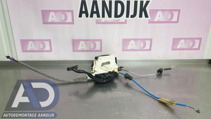 Front door lock mechanism 4-door, right Mercedes B 1.6 B-180 ...
