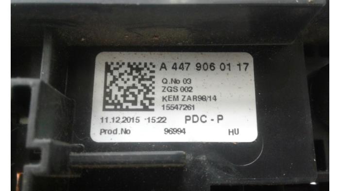 Boîte à fusibles Mercedes V 2.1 200 CDI, 200 d 16V - 4479060117