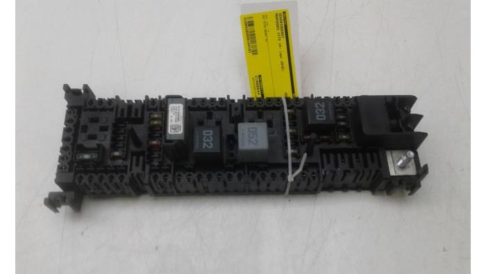 Boîte à fusibles Mercedes V 2.1 200 CDI, 200 d 16V - 4479060117