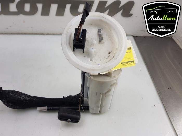 Petrol pump BMW 5 serie Touring 525i 24V - 16117373458 M54B25 BOSCH