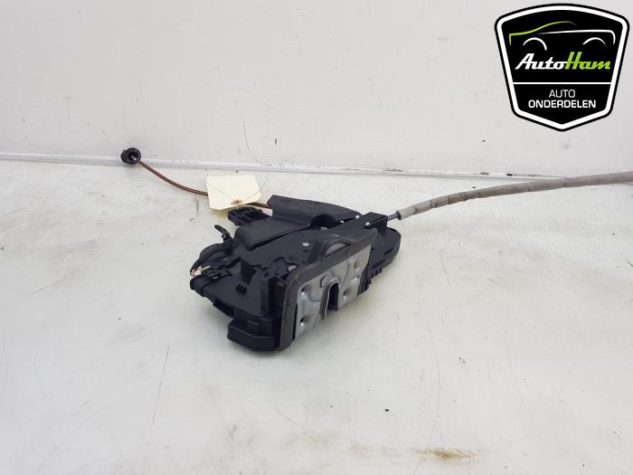 Front door lock mechanism 4-door, right Mercedes C C-300 2.0 EQ Boost ...
