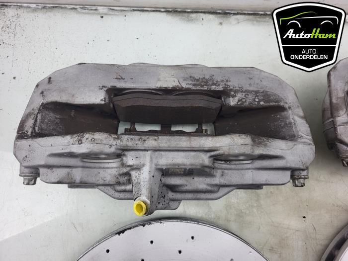 Brake set complete front Mercedes C C-300 2.0 EQ Boost Turbo ...