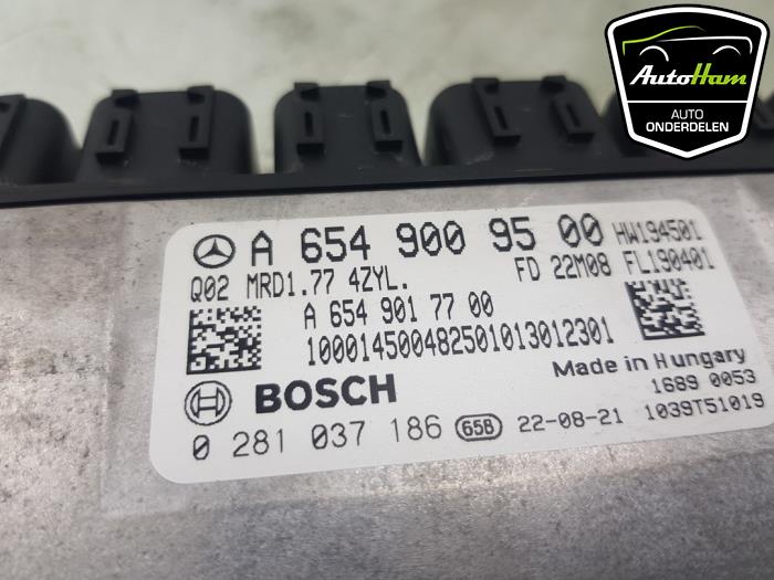 Engine management computer Mercedes V 2.0 300d 16V - A6549009500 654920 ...