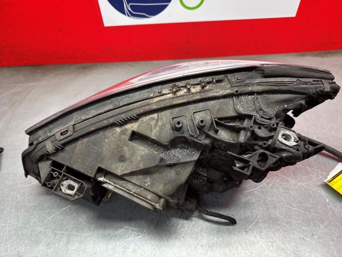 Headlight, right Mercedes CLA 2.2 CLA-220 CDI, 220 d 16V - A1179066400