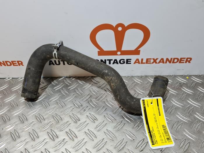 Tuyaux radiateur avec numéro d'article 8V218B273AD stock