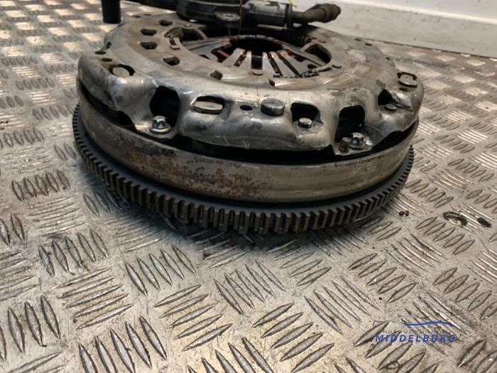 Dual mass flywheel Mercedes Vito 2.2 109 CDI 16V - A6460300805 646983 LUK