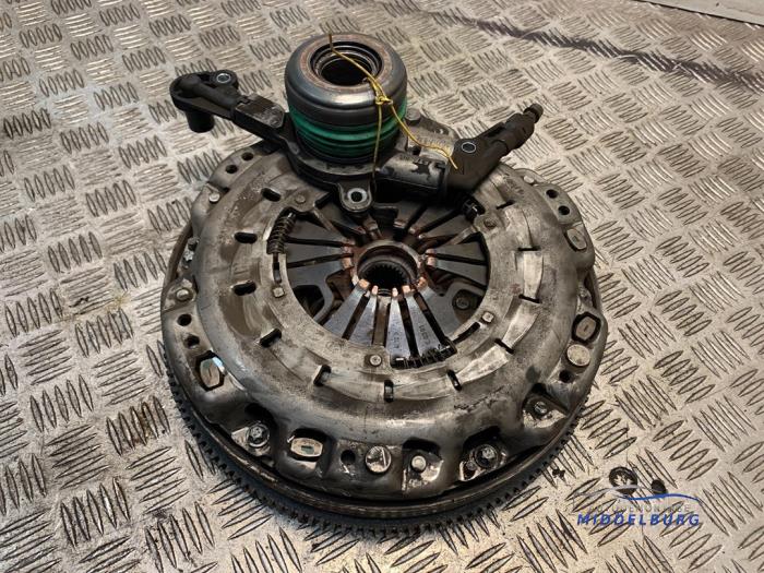 Dual mass flywheel Mercedes Vito 2.2 109 CDI 16V - A6460300805 646983 LUK
