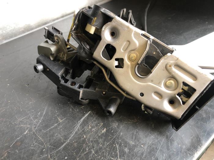 Front door lock mechanism 4-door, right Mercedes A 1.6 A-160 - 1687202235