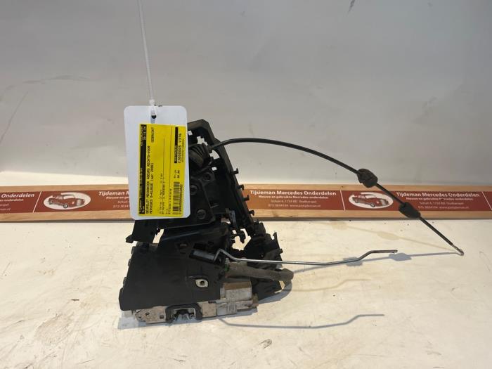 Front door lock mechanism 4-door, right Mercedes B 1.7 B-170 16V ...
