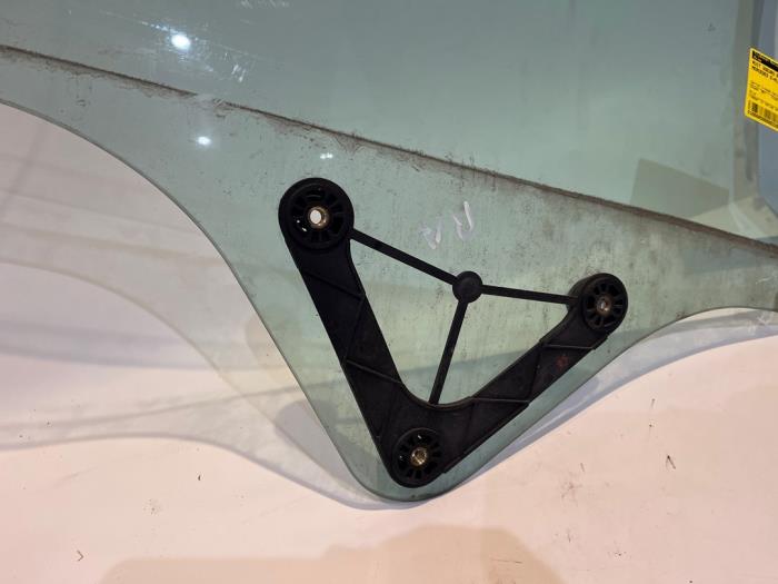 Window 2-door, rear right Mercedes E E-350 CGI V6 24V - A2076700210