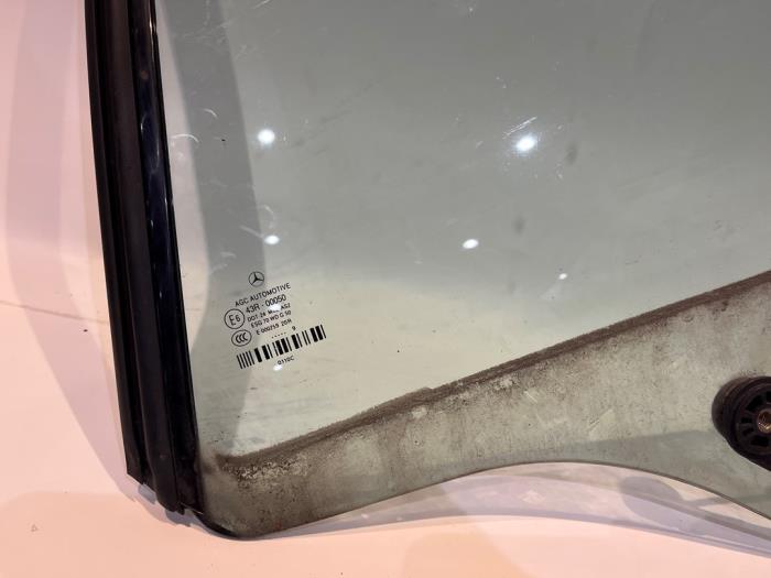 Window 2-door, rear left Mercedes E E-350 CGI V6 24V - A2076701500