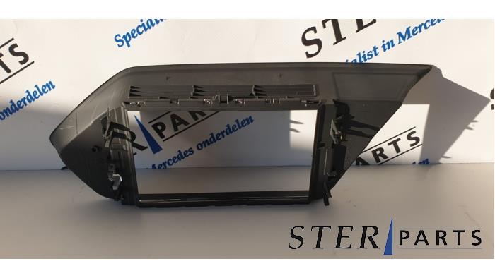 Dashboard frame Mercedes E Estate E-200 CDI 16V BlueEfficiency,BlueTEC ...