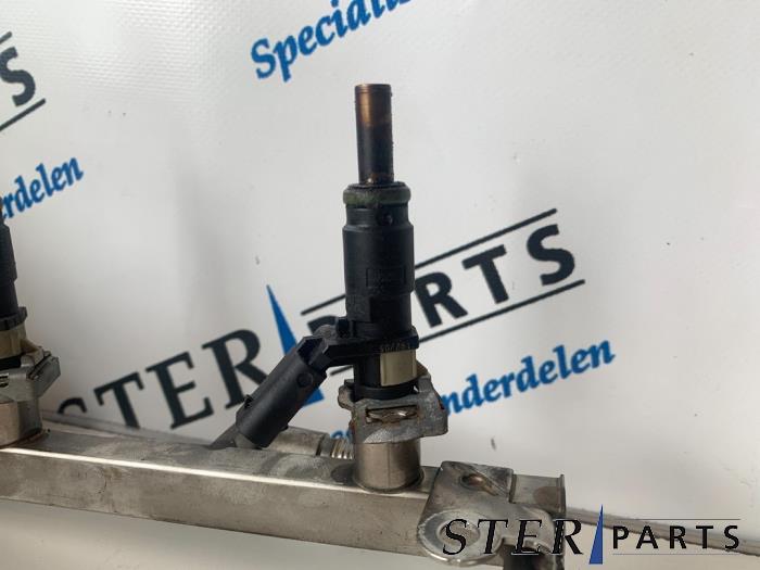 Fuel injector nozzle Mercedes C Combi 3.0 C-280 V6 24V - A2720700995 ...