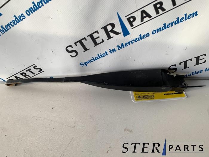 Front wiper arm Mercedes E 2.2 E-200 CDI 16V - A2108200144 MERCEDES