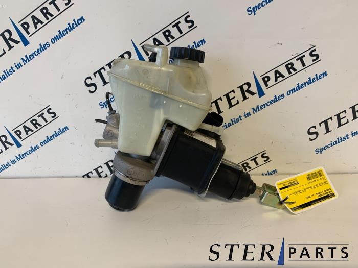 Master cylinder Mercedes E 2.2 E-220 CDI 16V - A0004300312 646961 BOSCH