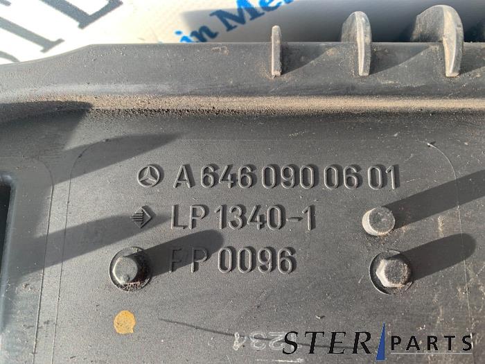 Air box Mercedes E Combi 3.2 E-320 CDI 24V - A6460900601 648961