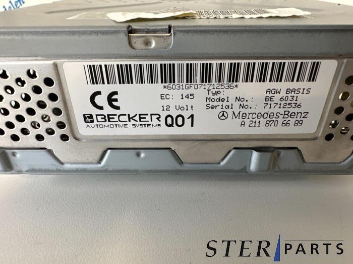 Radio amplifier Mercedes E Combi 3.0 E-280 CDI V6 24V - A2118706689 BECKER